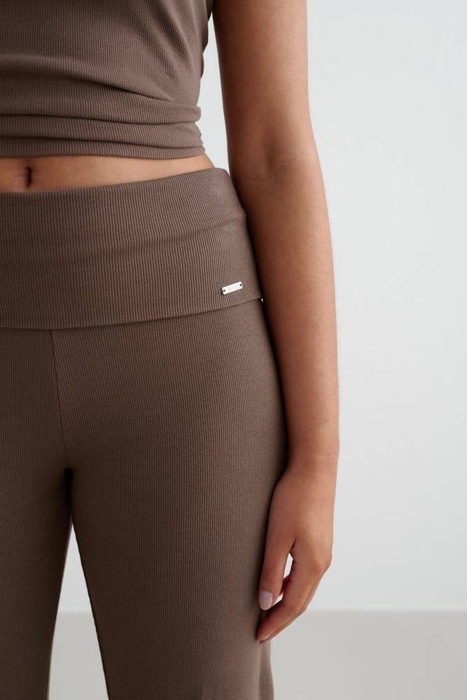 aimn Macchiato Ease Ribbed Pants – Wodbúð